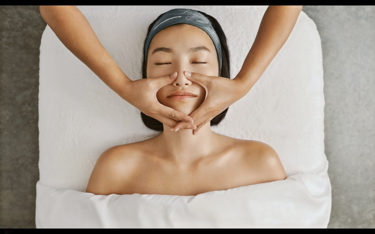 Deep Cleansing Facial Service