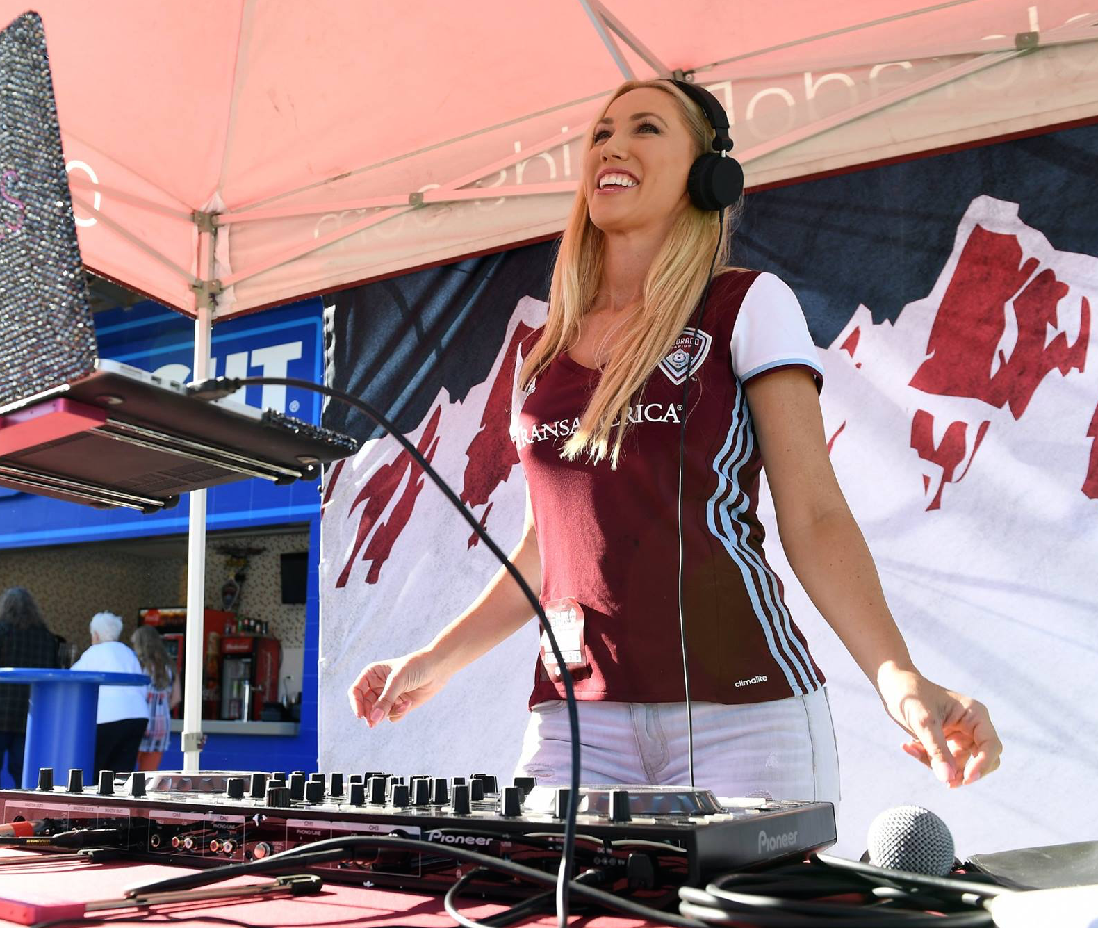 Jen Jones | HipHop | Open Format DJ