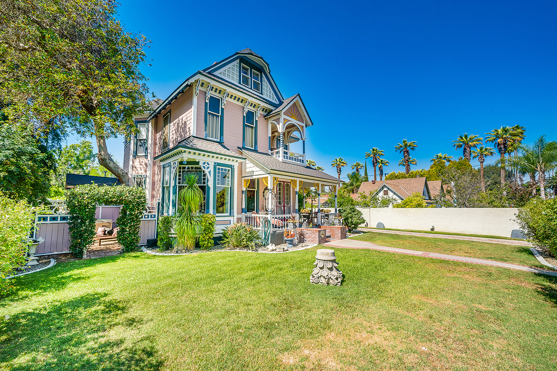 The Magee House a Historic 1888 Queen Anne Victorian