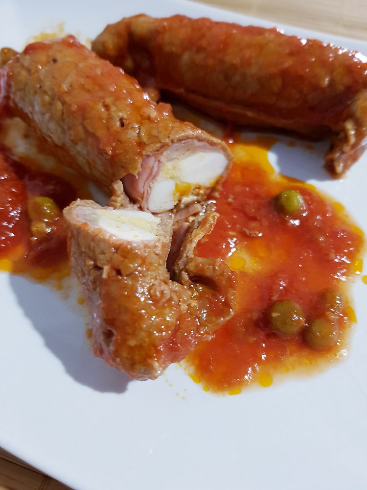 Involtini di carne al sugo