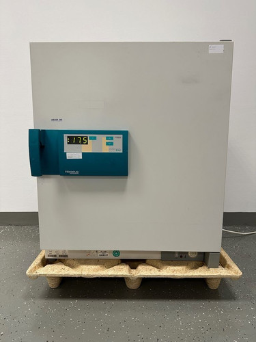 Heraeus B20 Function Line Incubator, 233 L capacity | UK Labs Direct Ltd
