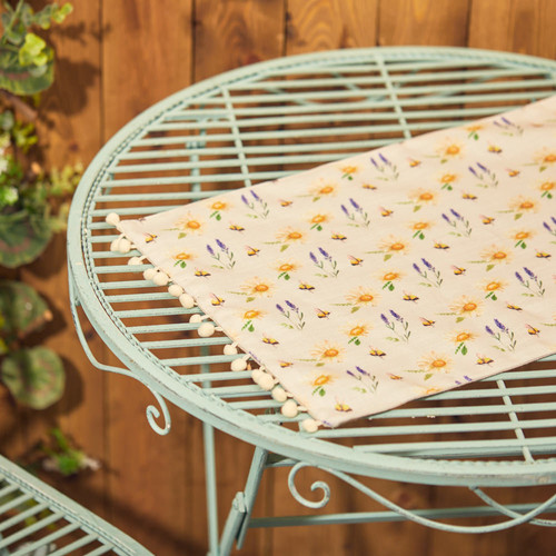 DAISY TABLE RUNNER | Penelope Primrose
