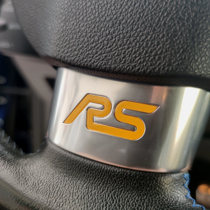 FOCUS RS MK2 - STEERING WHEEL "RS" EMBLEM INLAY | ST1CKERSGT