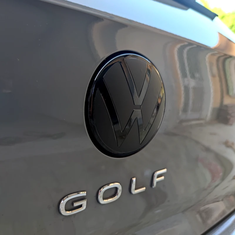 VW GOLF MK8 - ADESIVO LOGO POSTERIORE LISCIO | ST1CKERSGT