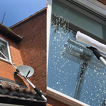 4M Water Fed Cleaning Brush, Gutter Cleaner, Squeegee & Soap Dispenser ...