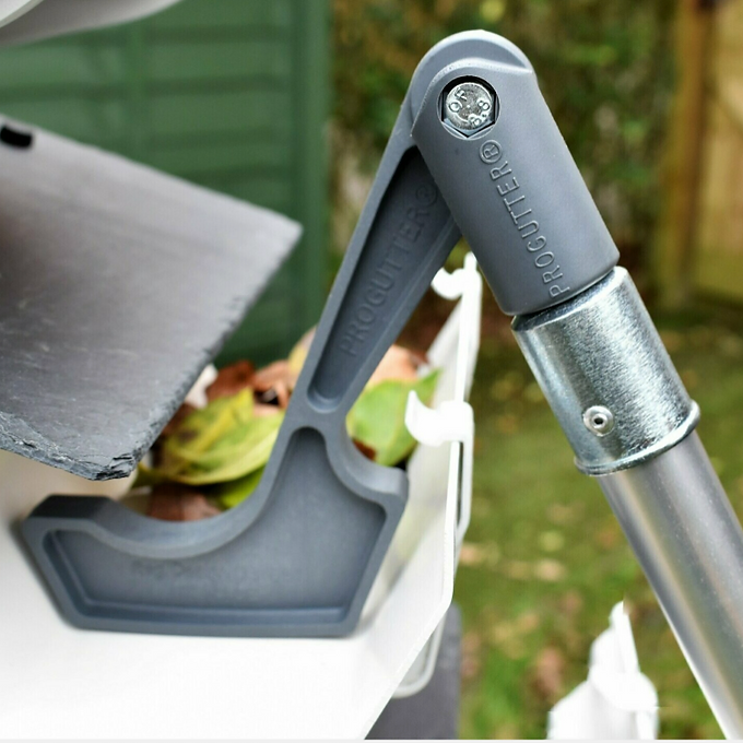 4M Water Fed Window Cleaning Brush, Gutter Cleaner, Squeegee & Soap ...