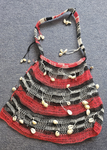 Unique Hand Crafted Bilum Bag - Red, Black and White Nylon String Puka ...