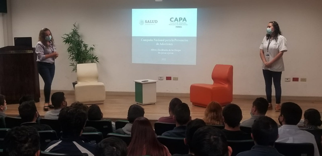 CAPA Parral imparte platica de concientización de adicciones en la UTP.