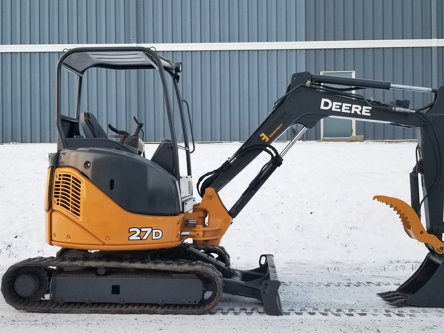1515, 2014 Deere 27D