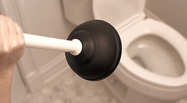 Como destapar un Inodoro