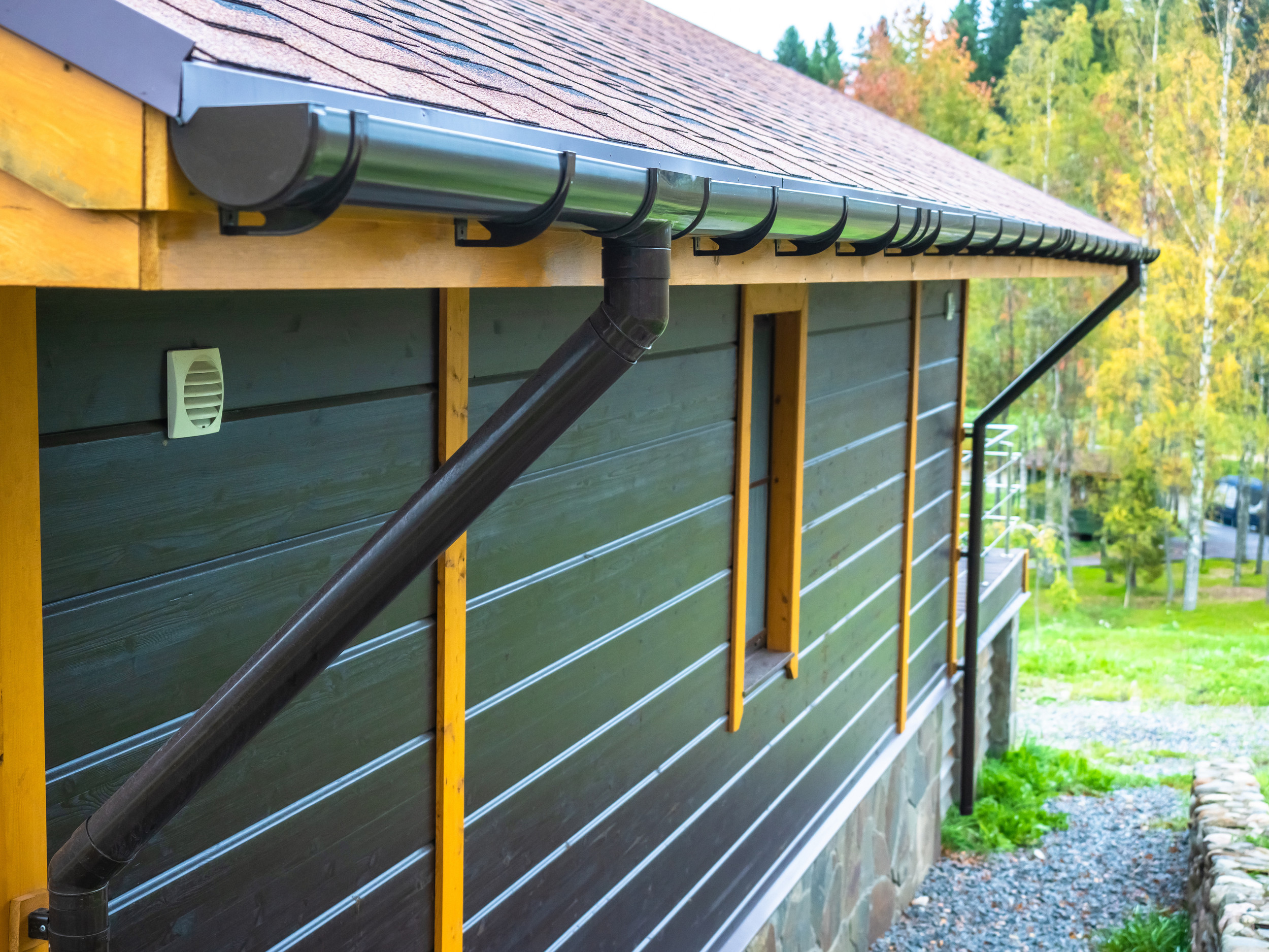Seamless Gutter Installation in Saint-Jean-sur-Richelieu | Gouttières ...
