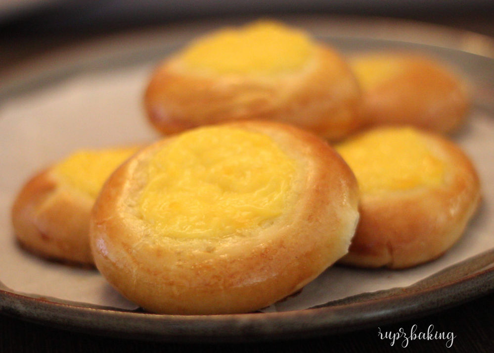 CUSTARD CREAM BUNS