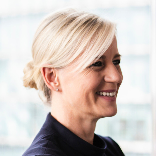 Angela Kerek | Porträt | breaking.through