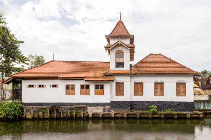 Sustainability Lessons From the Traditional Building Materials