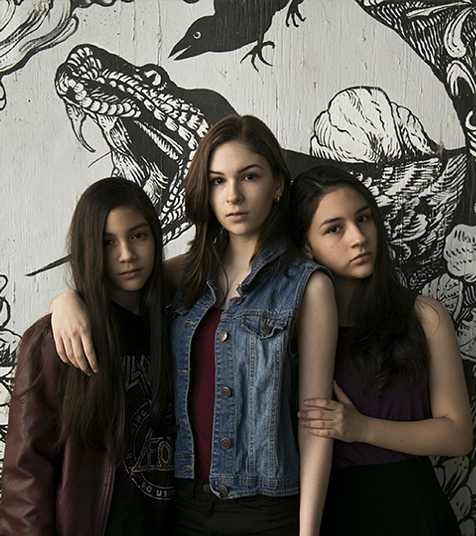 Watch The Warning movie online in english in 4K 21:9 - Mandy Miller