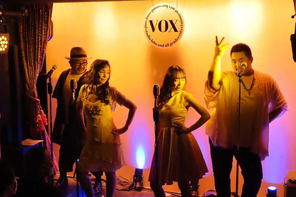 10月10日 新宿VOX 1stライブ好評でした