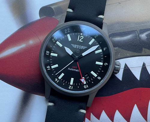 Meridian Ti (red) GMT | Byop Watches