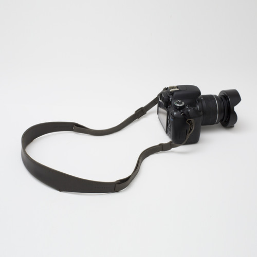 Walker Camera Strap M #3 | Objects | Labrador | Malaysia