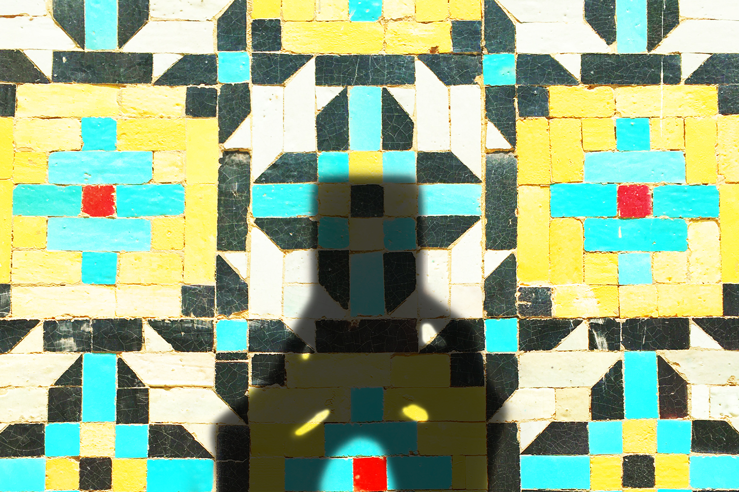 Esmeralda Kosmatopoulos | Foreign shadow