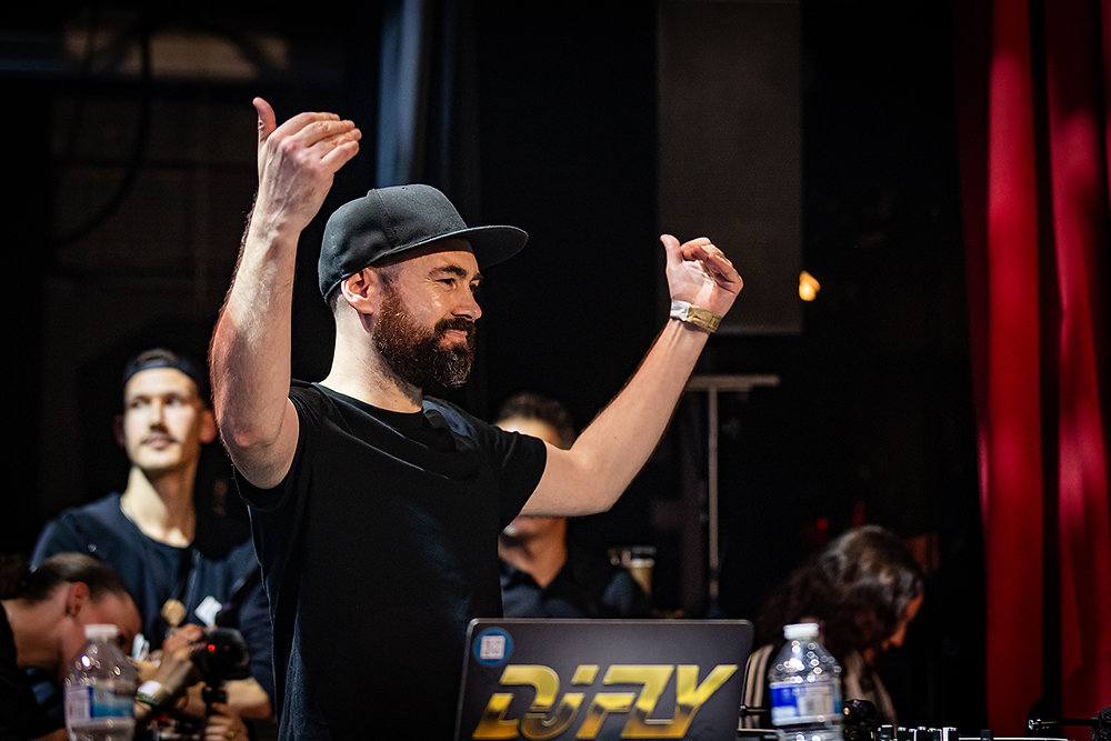 SCORECARDS: DMC Classic + Open Finals