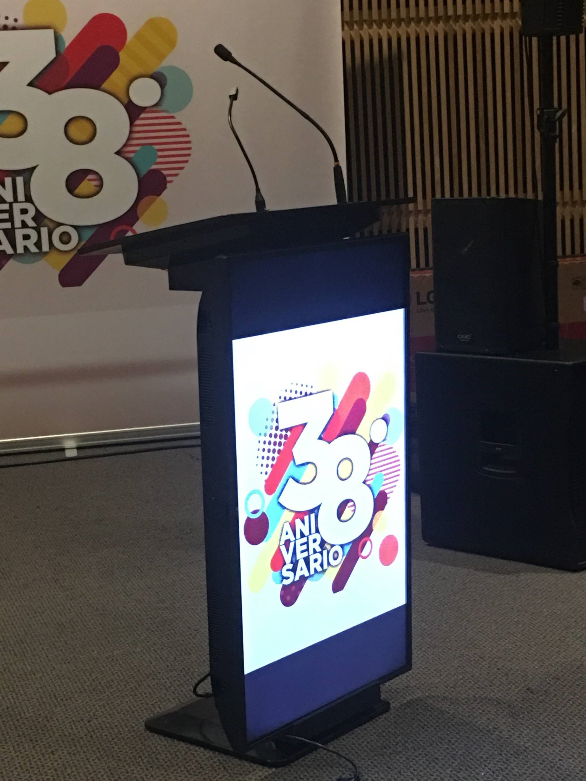 Escenarios y Tarimas | Servicios y tipos | Santiago de Chile