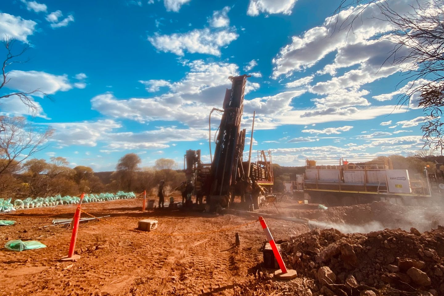 Warriedar Resources slaps high five with new Murchison gold find