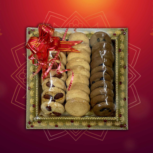 Assorted Biscuits Diwali Gift Pack (500g) | puffsncakes.com | 390/-
