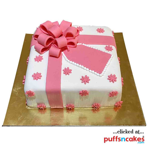 (2013) General Square Pink Colour Fondant Cake | puffsncakes.com | 2250/-