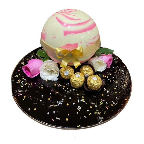 (280) Pinata Ball Cake | puffsncakes.com | 1300/-