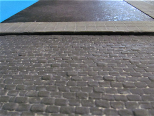 1/35 COBBLESTONE ROAD WITH SIDEWALK SECTIONS | Rue 35 Models