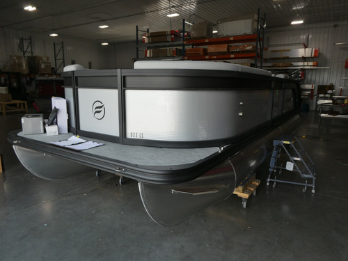 Flagship Discovery 22' L-Seat w/ 60hp Mercury | Brick's Boatworks