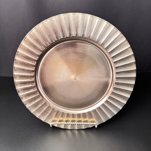 Gold Fluted-edge Chargers | Weddings With Nikki