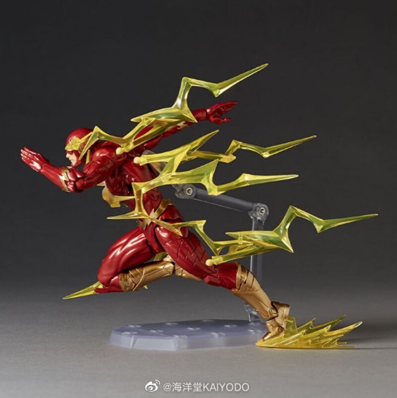 Kaiyodo DC Amazing Yamaguchi Revoltech Flash and Reverse Flash