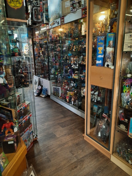 On The Pegs: 88mph Toys & Collectables and the Dagfields Antique Centre ...