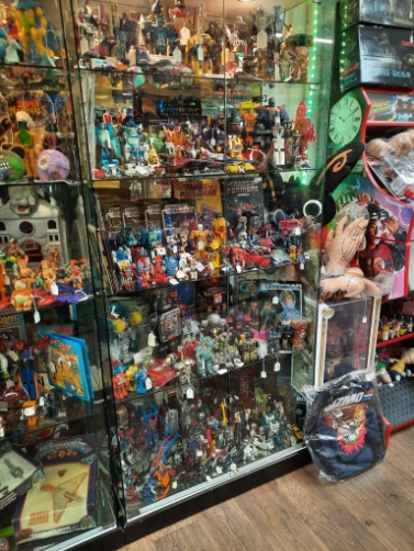 On The Pegs: 88mph Toys & Collectables and the Dagfields Antique Centre ...