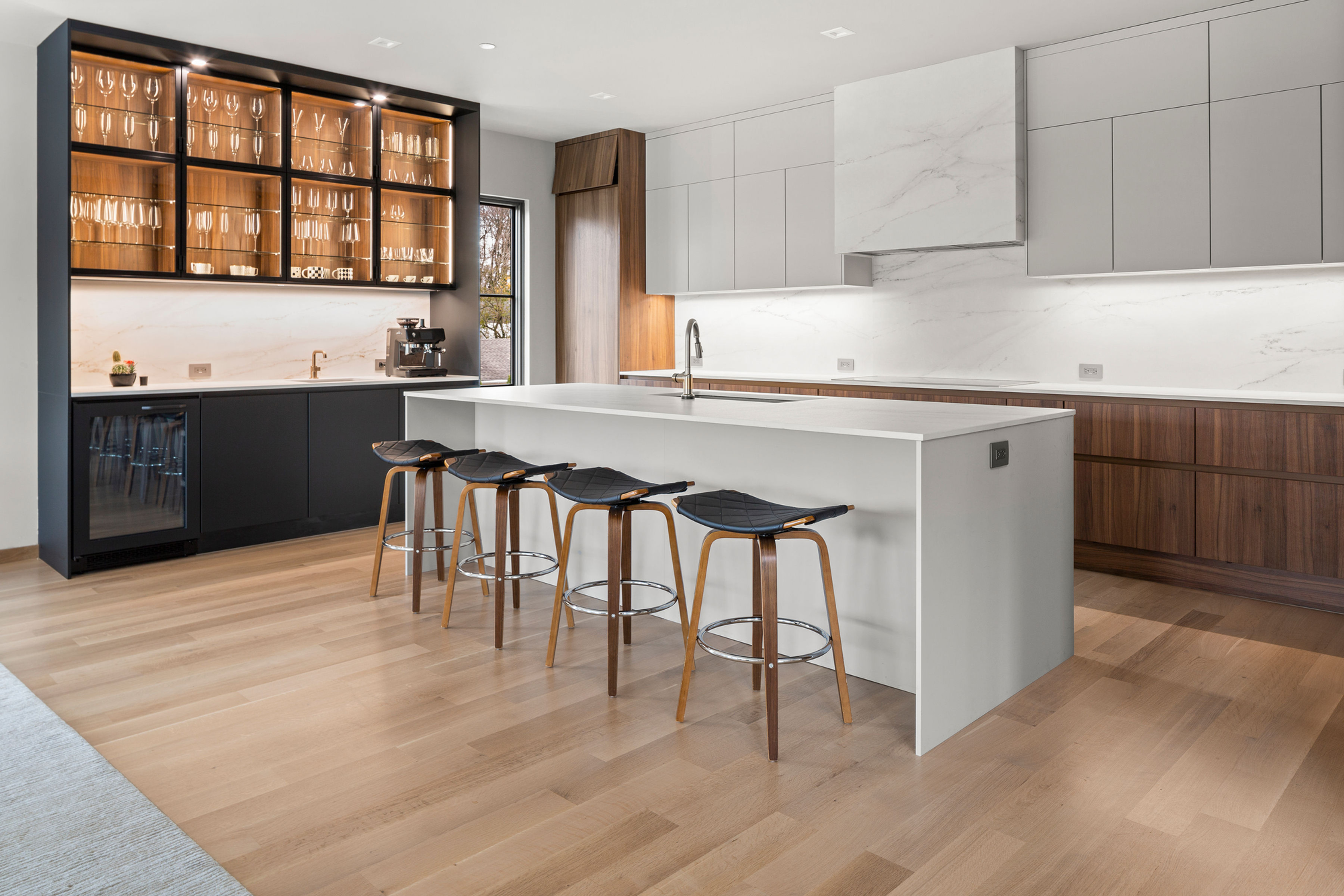 Minimalist Kitchen Design : Transform Your Space Today