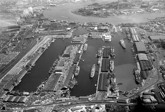 Evolution of the London Docklands through to 1990