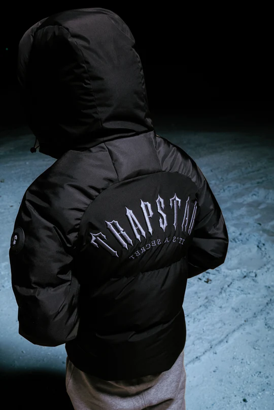 Trapstar IRONGATE ARCH PUFFER AW23 - BLACK | Drip N Drown Town