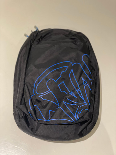 Syna World Sling Bag - BLACK / BLUE | Drip N Drown UK