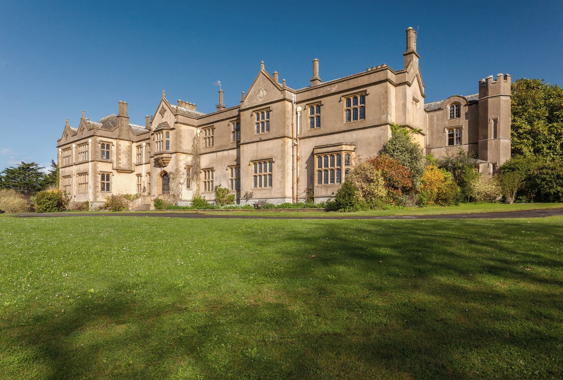 Explore Manor House Somerset | MOIRE Architects