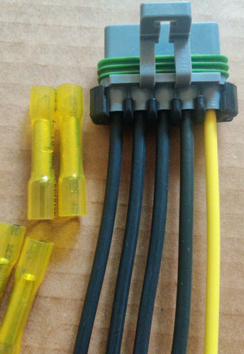 Peterbilt & Freightliner Tail Light . OEM Electrical Connector. 12GA ...