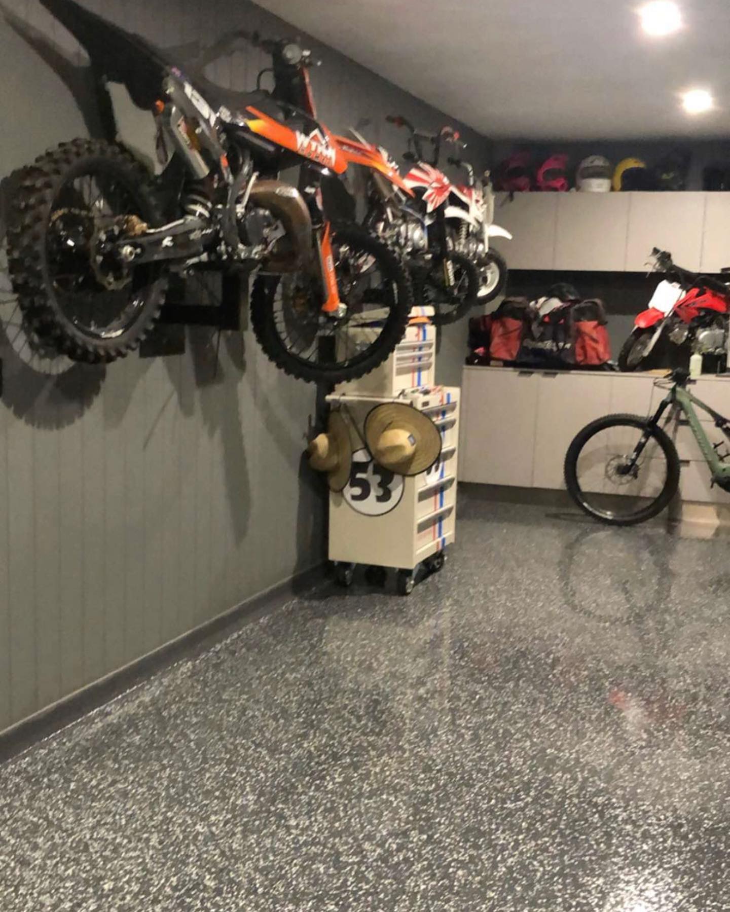 Epoxy Flooring | Fast Floors Epoxy | Sydney Epoxy | Garage Epoxy Floor