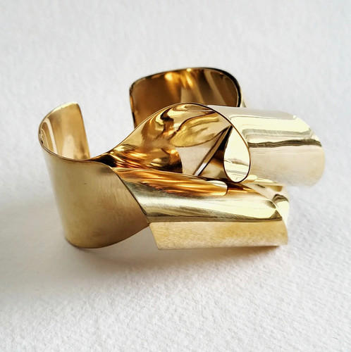 Bisjoux Brass Curled rolled Cuff | Moss & Ivy