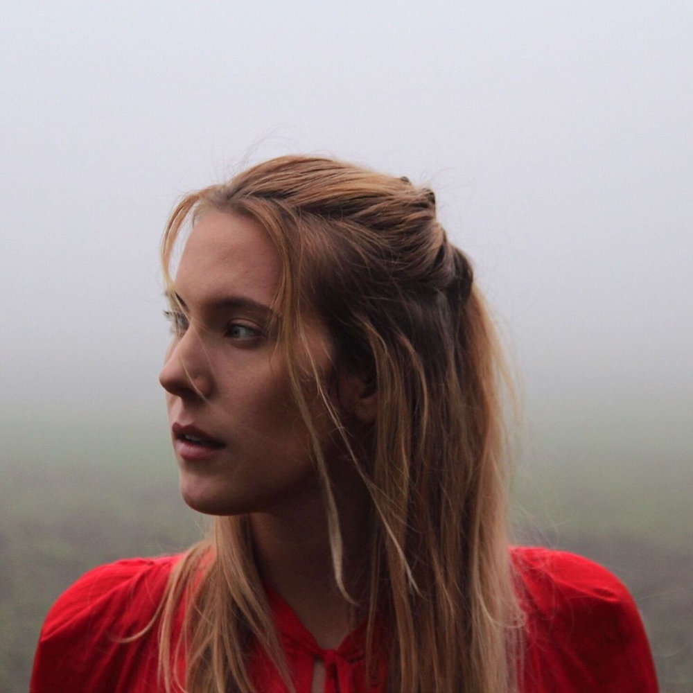 Nicki Wells releases beautiful Christmas piano ballad 'A Little ...