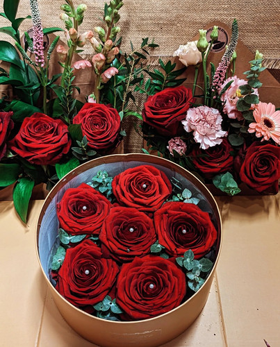 Six Premium Rose Surprise Box | Handmade In Huds