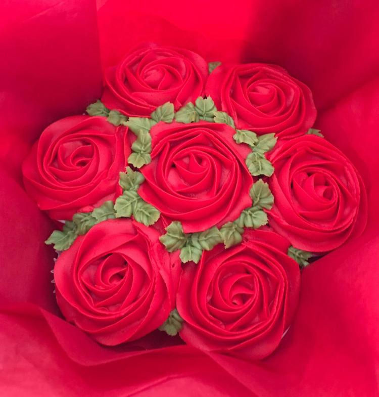 Simple Rose Swirl Cupcake Bouquet Sample | Cupcakes