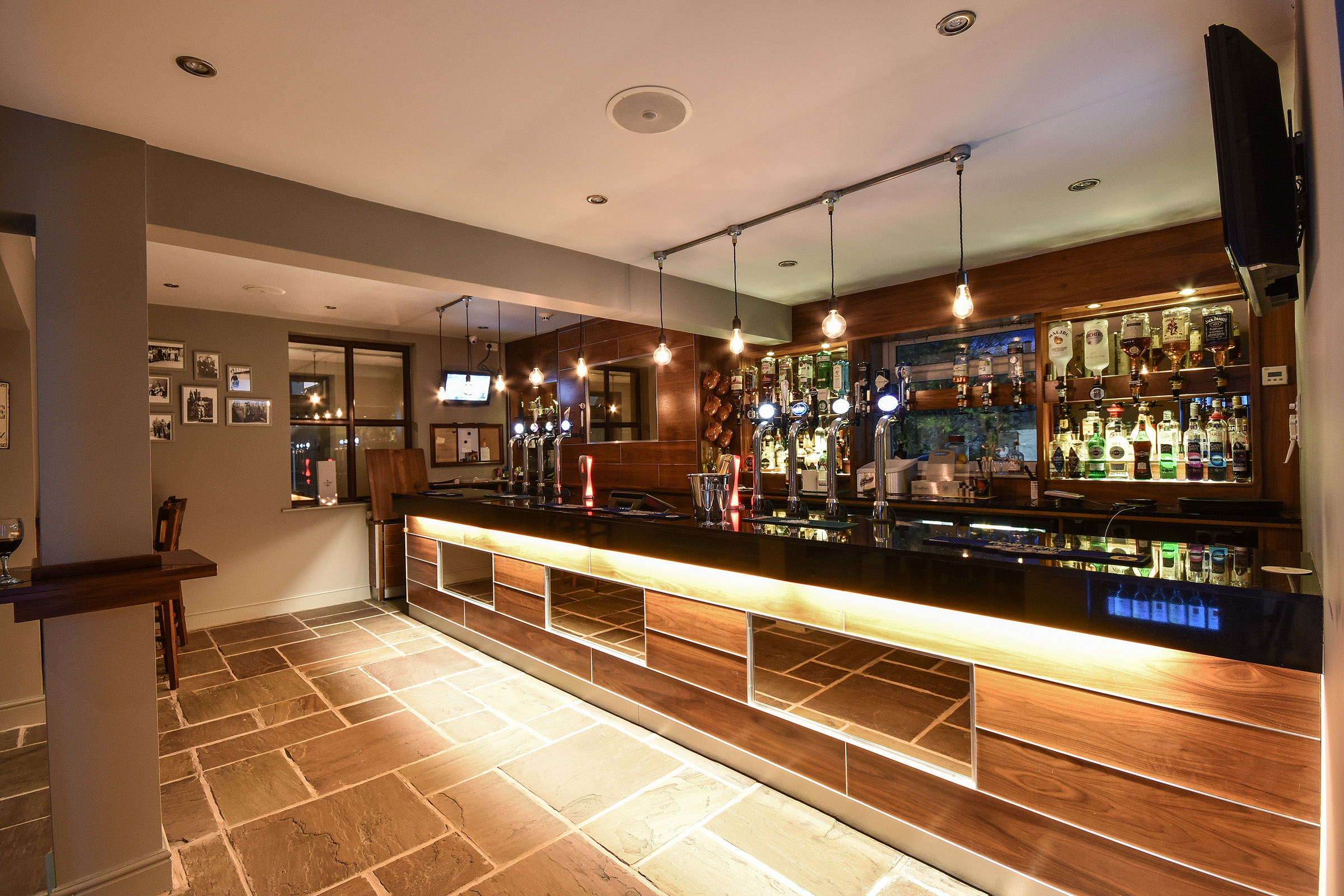 Italian Restaurant | Hensall, Goole | La Anchor Bar & Restaurant