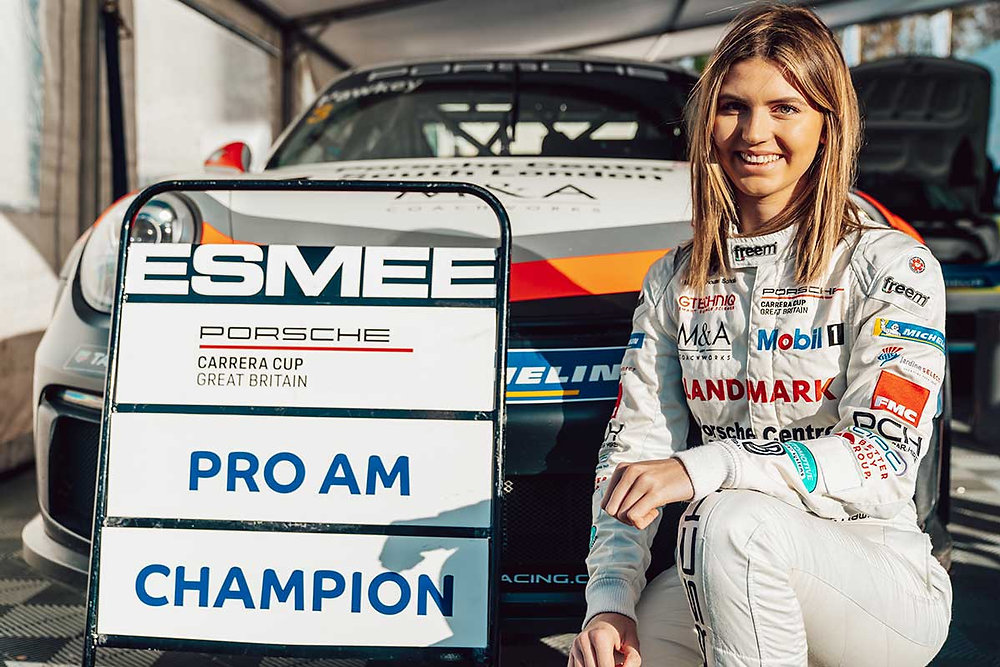 Esmee Hawkey crowned Porsche Carrera Cup GB Pro-Am champion