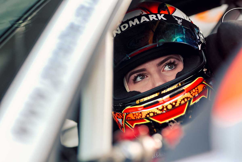 Esmee Hawkey announces Porsche Carrera Cup GB campaign