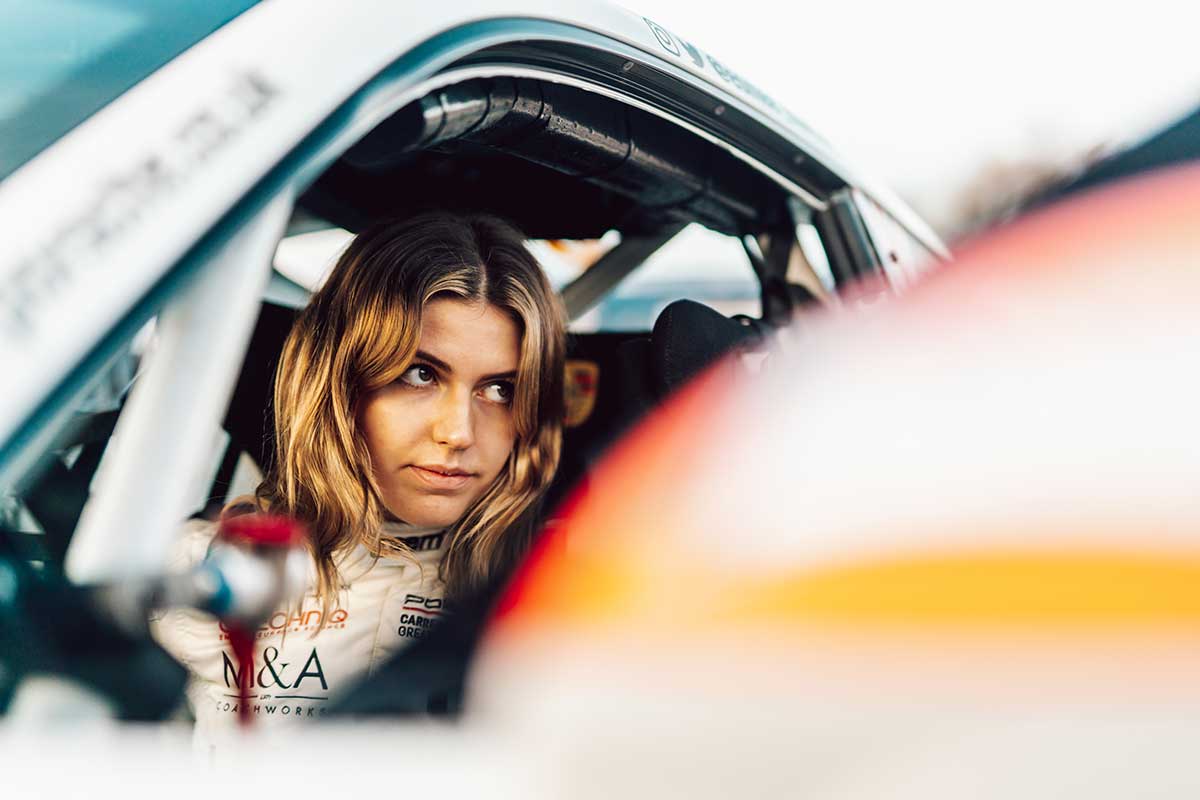 Esmee Hawkey crowned Porsche Carrera Cup GB Pro-Am champion